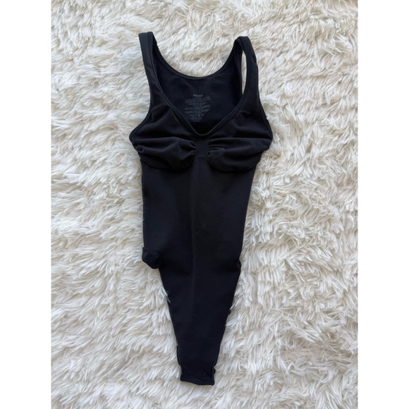SKIMS | Intimates & Sleepwear | Skims Thickstrap Seamless Sculpt Thong ...